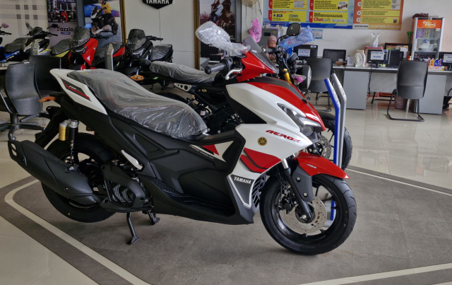 Yamaha Aerox Alpha: Tampil Racing Look dengan New Livery & Fitur ...